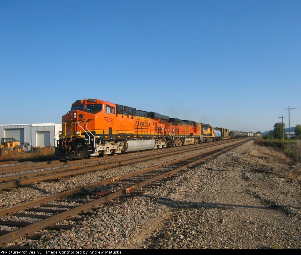 BNSF 7748